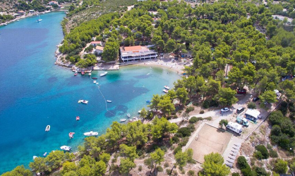 Camping Vira gelegen vlakbij het centrum van Hvar!